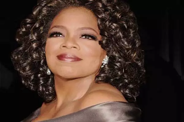 Cuireann stylists Oprah an méid a chuireann sí le faisean