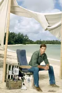 Matthew Fox estas Jack sur Lost