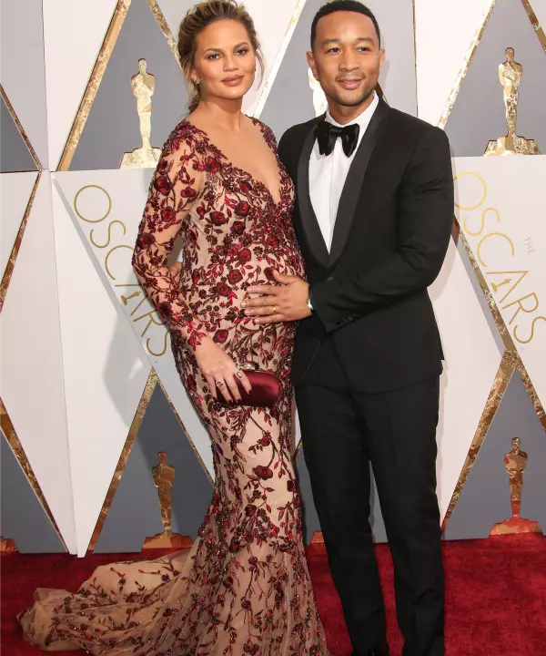 Gravid Chrissy Teigen på Oscarsgalan