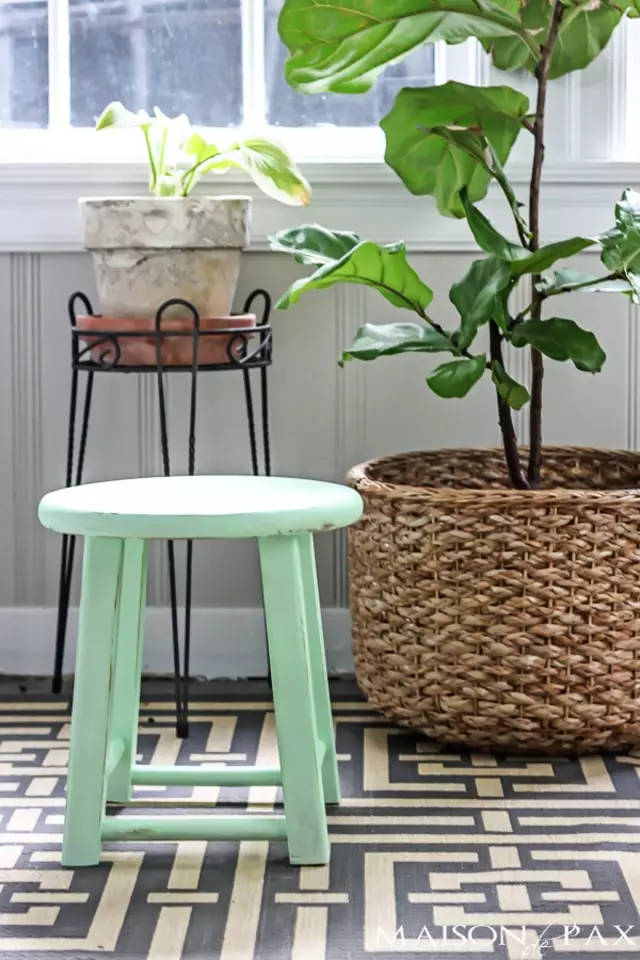 Mini mint stool