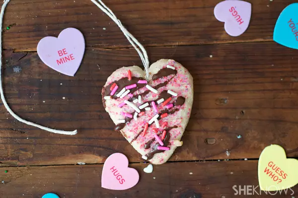 Sugar cookie heart pendant | Sheknows.com