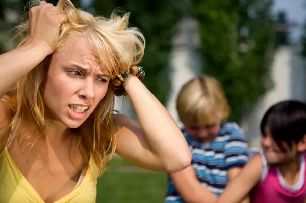 mamma che si strappa i capelli