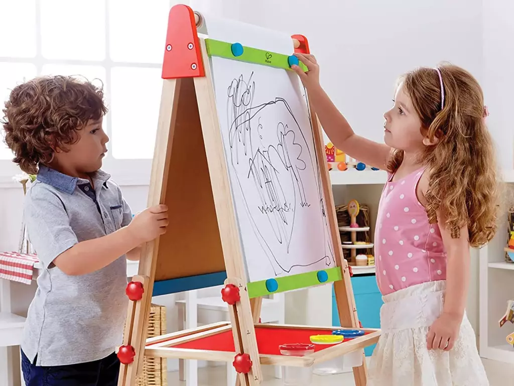 Những giá vẽ nghệ thuật tốt nhất cho trẻ em để tạo ra một làn gió học tập tại nhà