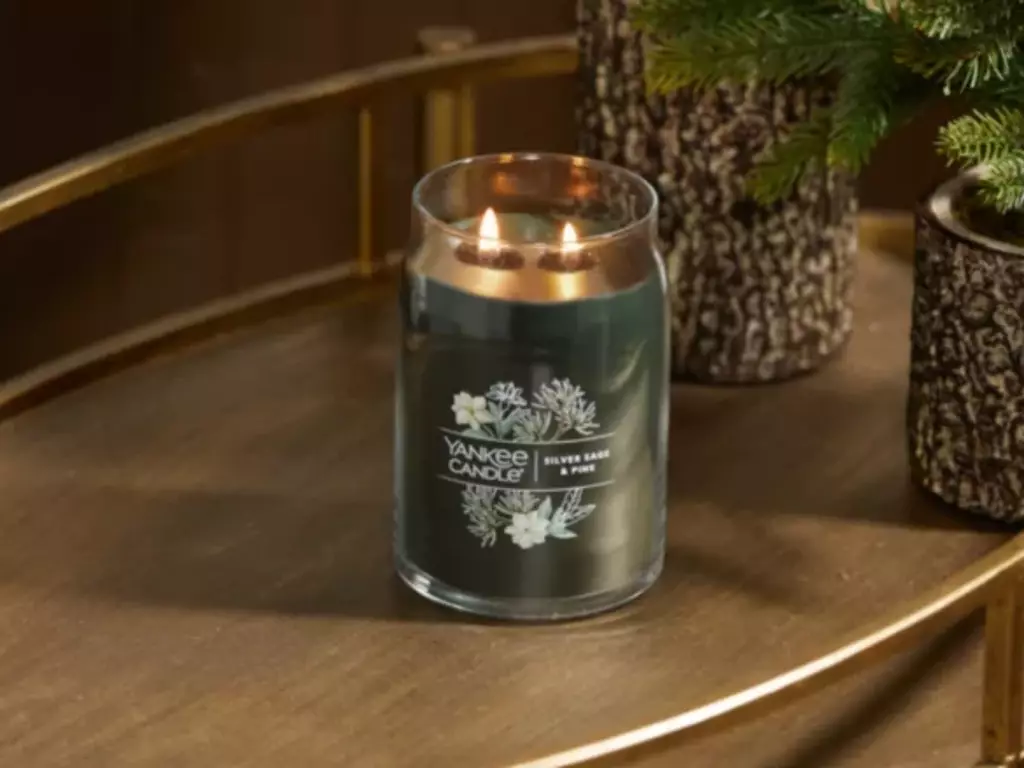 Upozornenie na ponuku! — Získajte tie najútulnejšie sviečky už od 5 dolárov z polročného výpredaja Yankee Candle